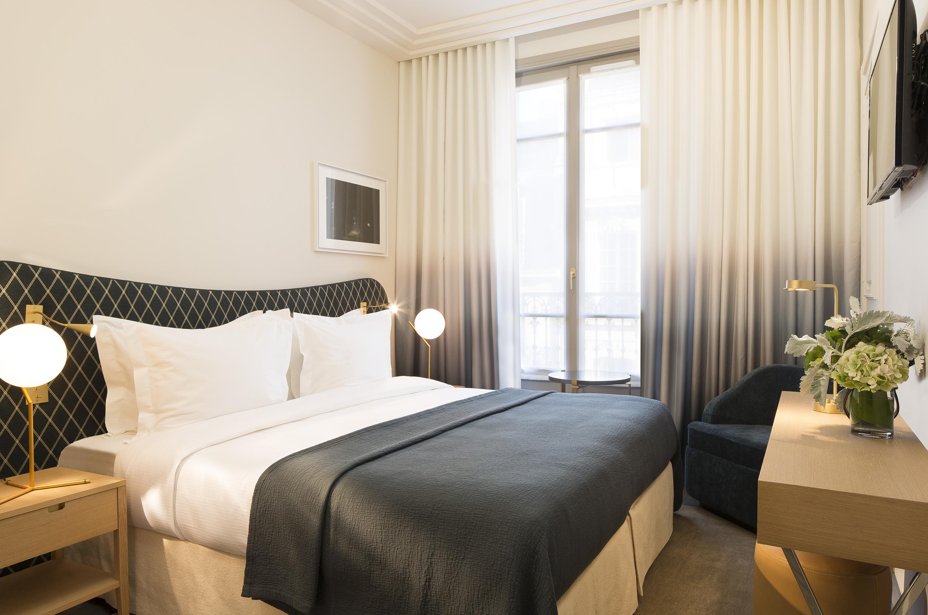 Hotel Le Marianne Champs Elysees